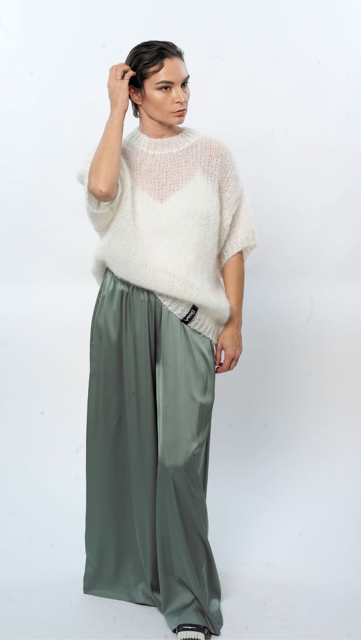 Handmade Women's Clothing for You to Feel Confident | BeeA